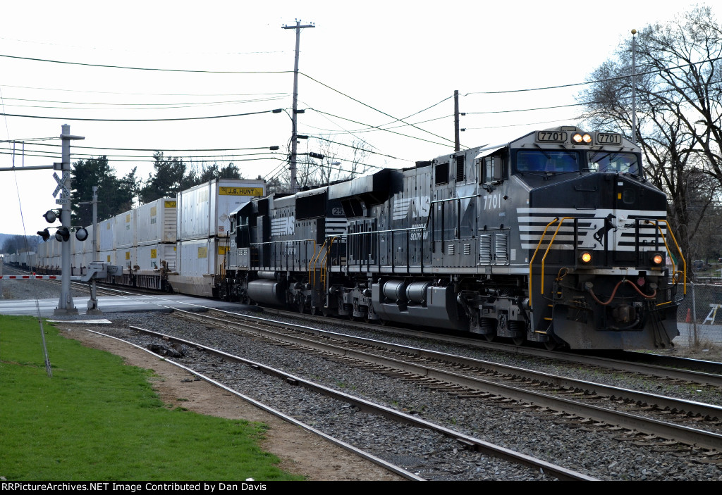 NS ES40DC 7701 leads 20W